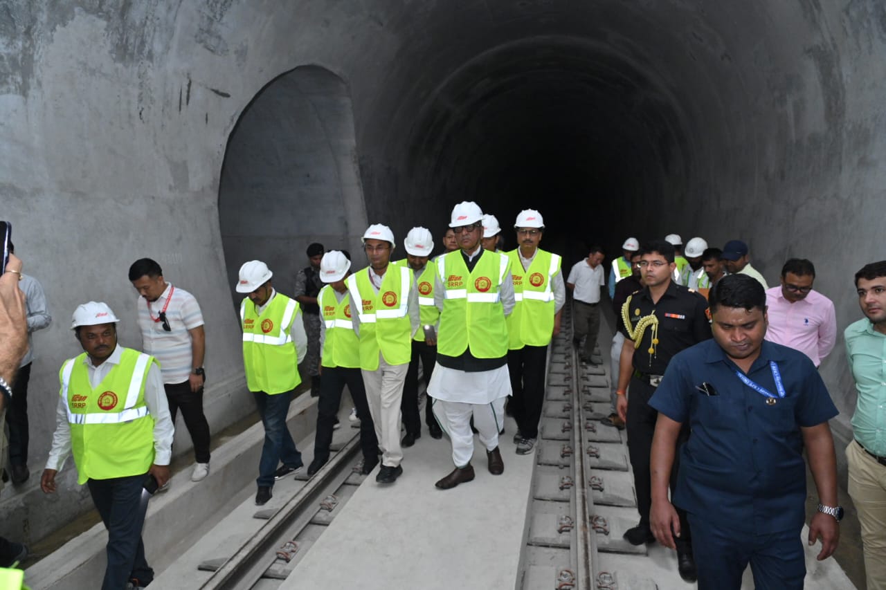 Sikkim Guv reviews Sivok–Rangpo railway line project in Pakyong